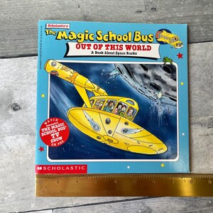 The Magic School Bus Out of This World A Book About Space Rocks 1996 - Etsy