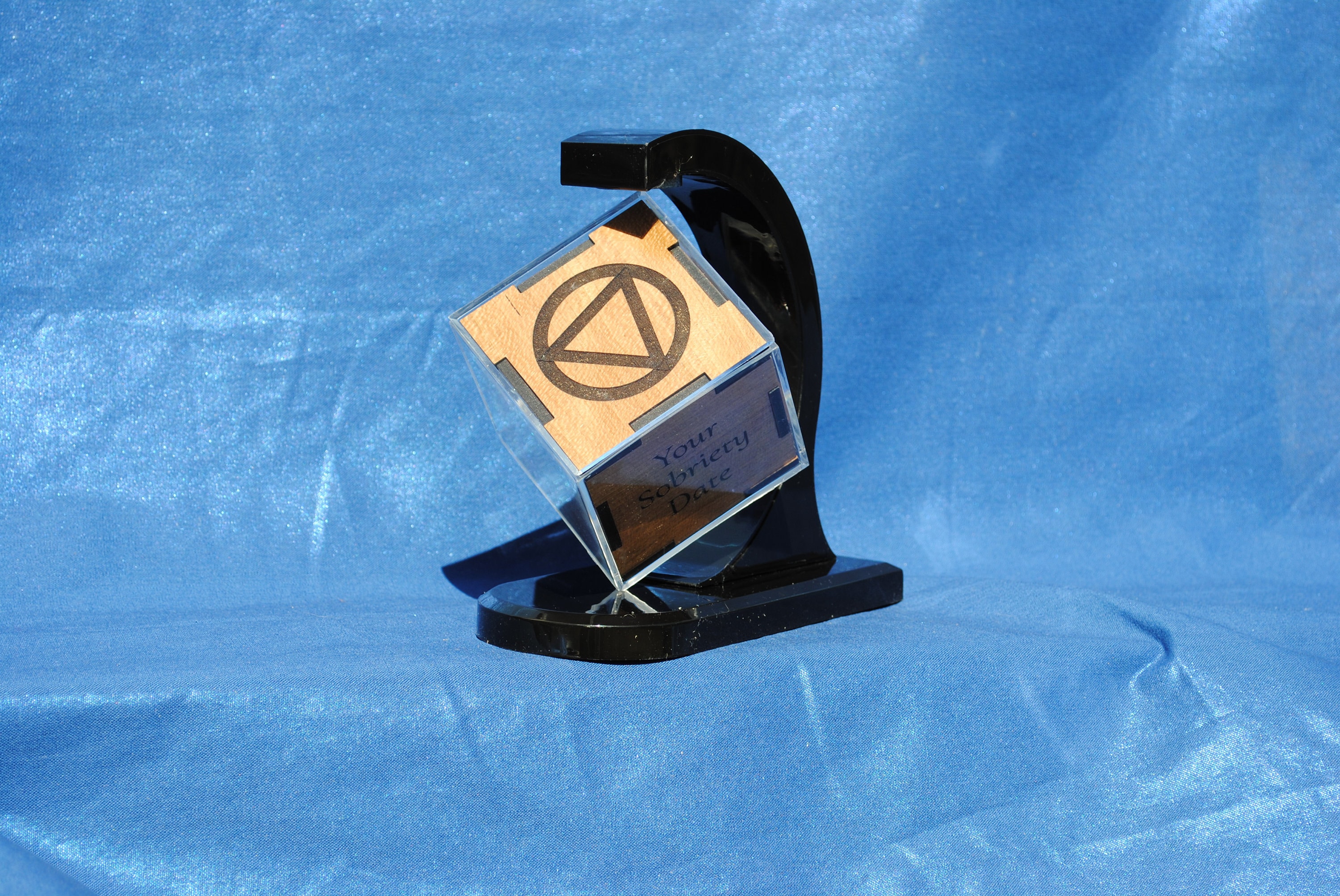 ALCOHOLICS ANONYMOUS: AA Symbol "floating Sobriety Cube", Magnetic Arch ...