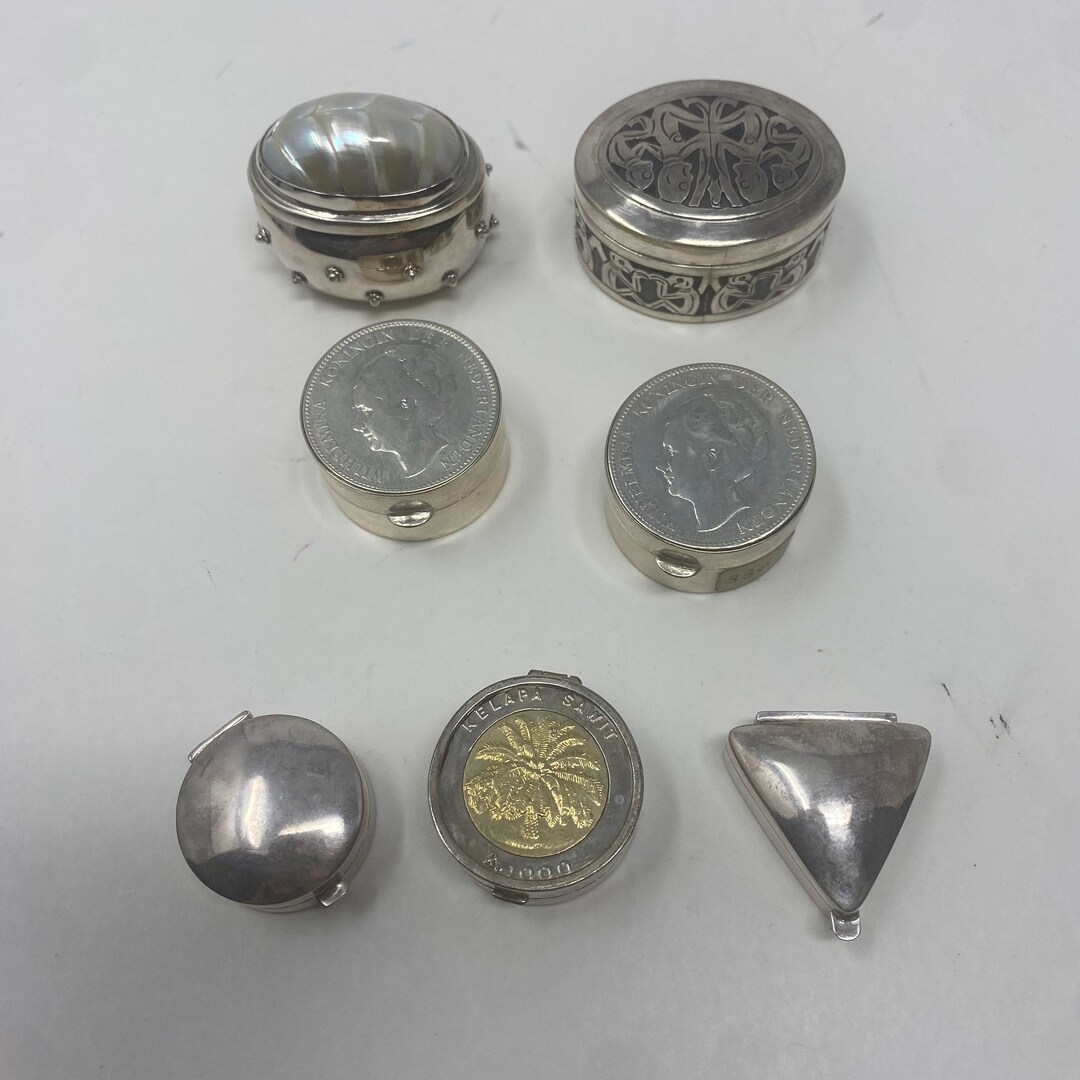 807 Collection of Silver Pill Boxes, Including Foreign Coins - Etsy