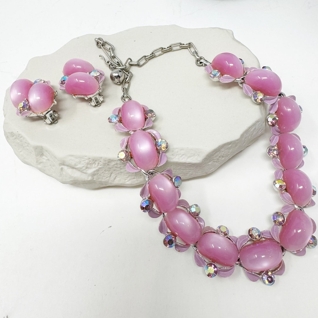 817 Vintage Unsigned Lisner Pink Moonglow Necklace and Clip Earrings ...