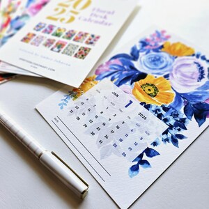 2025 Floral Desk Calendar With Gold Stand, 5x7 Watercolor Botanical ...