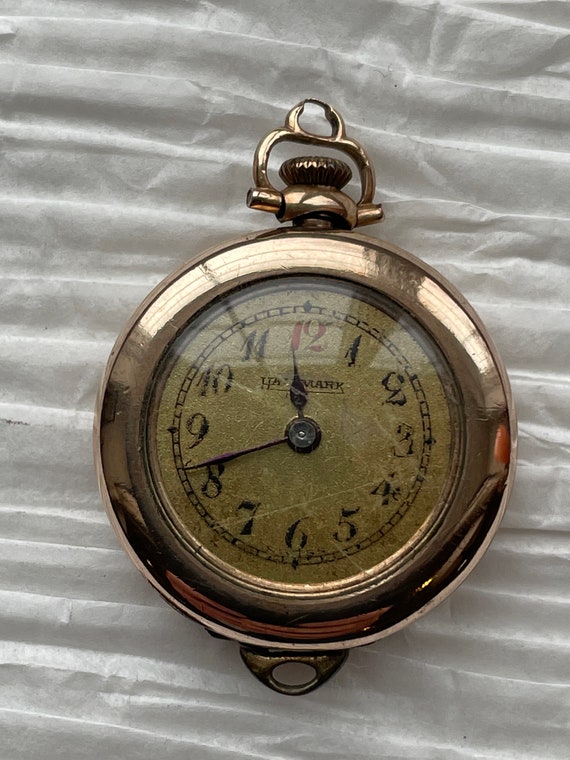 hallmark vintage wrist watch - Gem