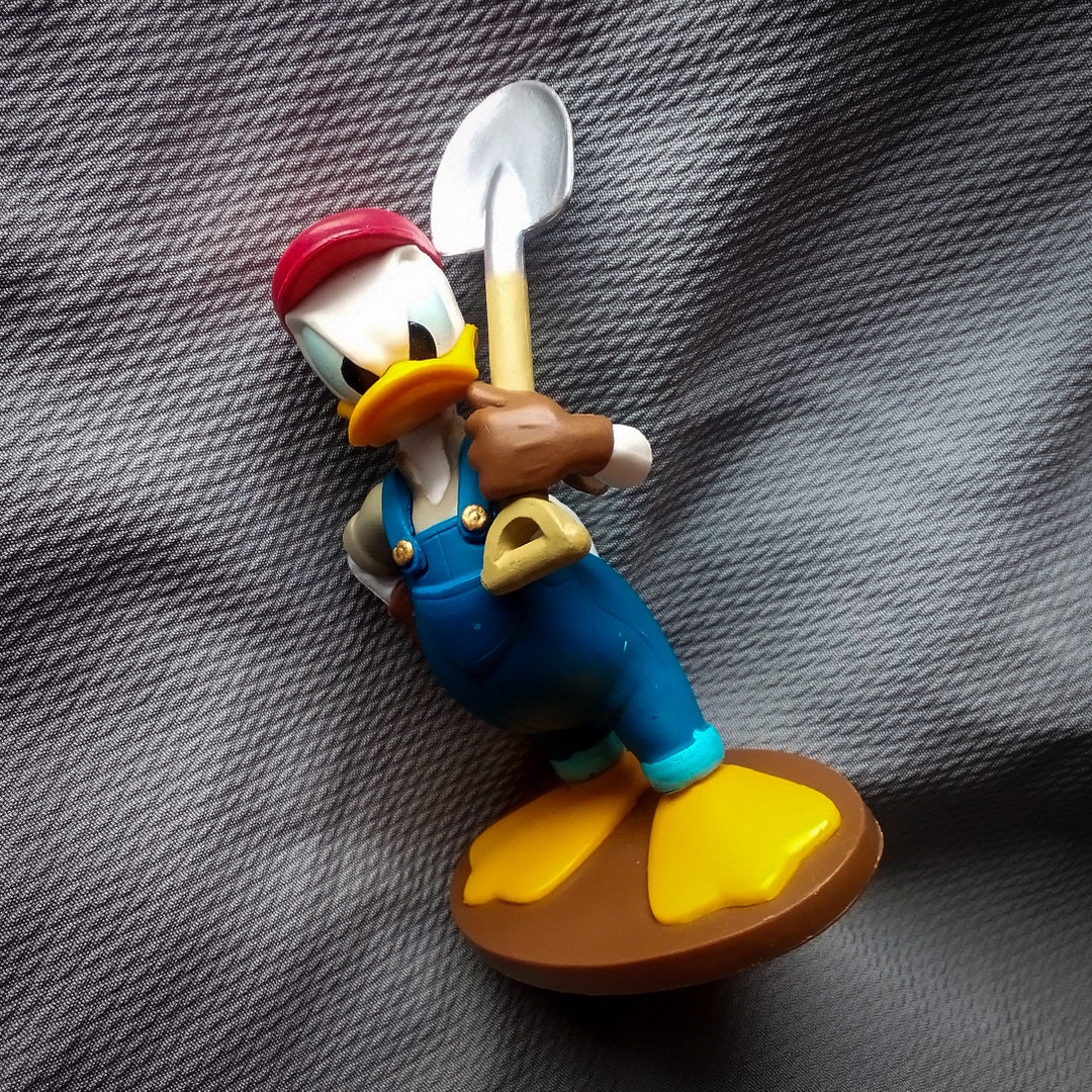 Vintages Donald Duck Hard Labor Figurine - Etsy