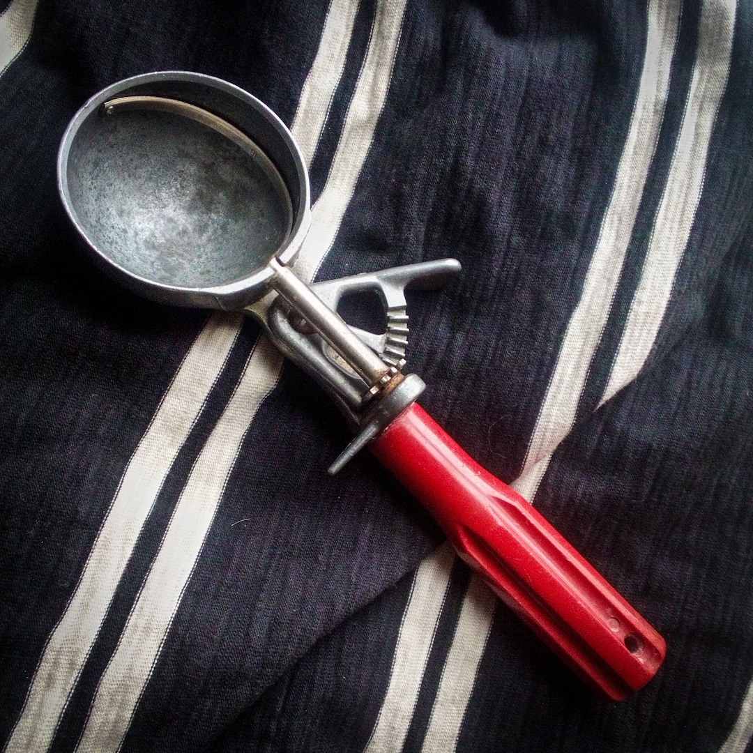 Vintage Scoop Master Red Ice Cream Scoop - Etsy