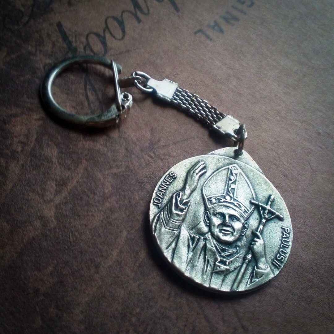 Vintage Pope John Paul II Keychain - Etsy