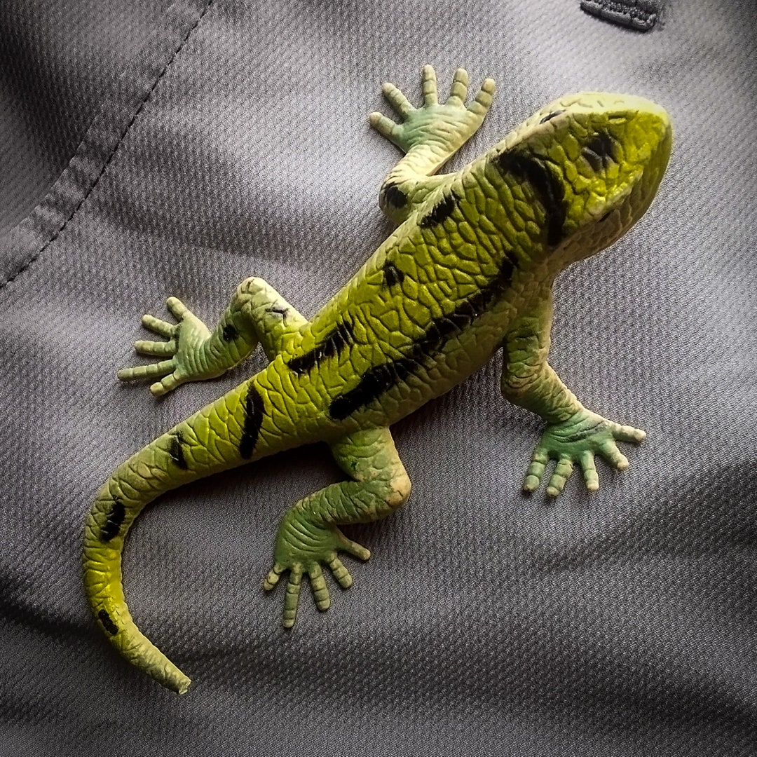 Retro Imperial Style Lizard Figure - Etsy