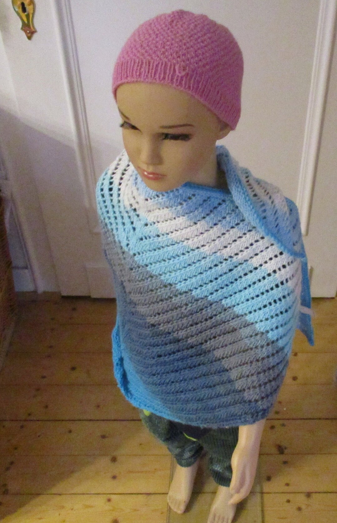 Triangle Cloth in Grey and Blue With Silver Stripes Width 120 Cm Length ...