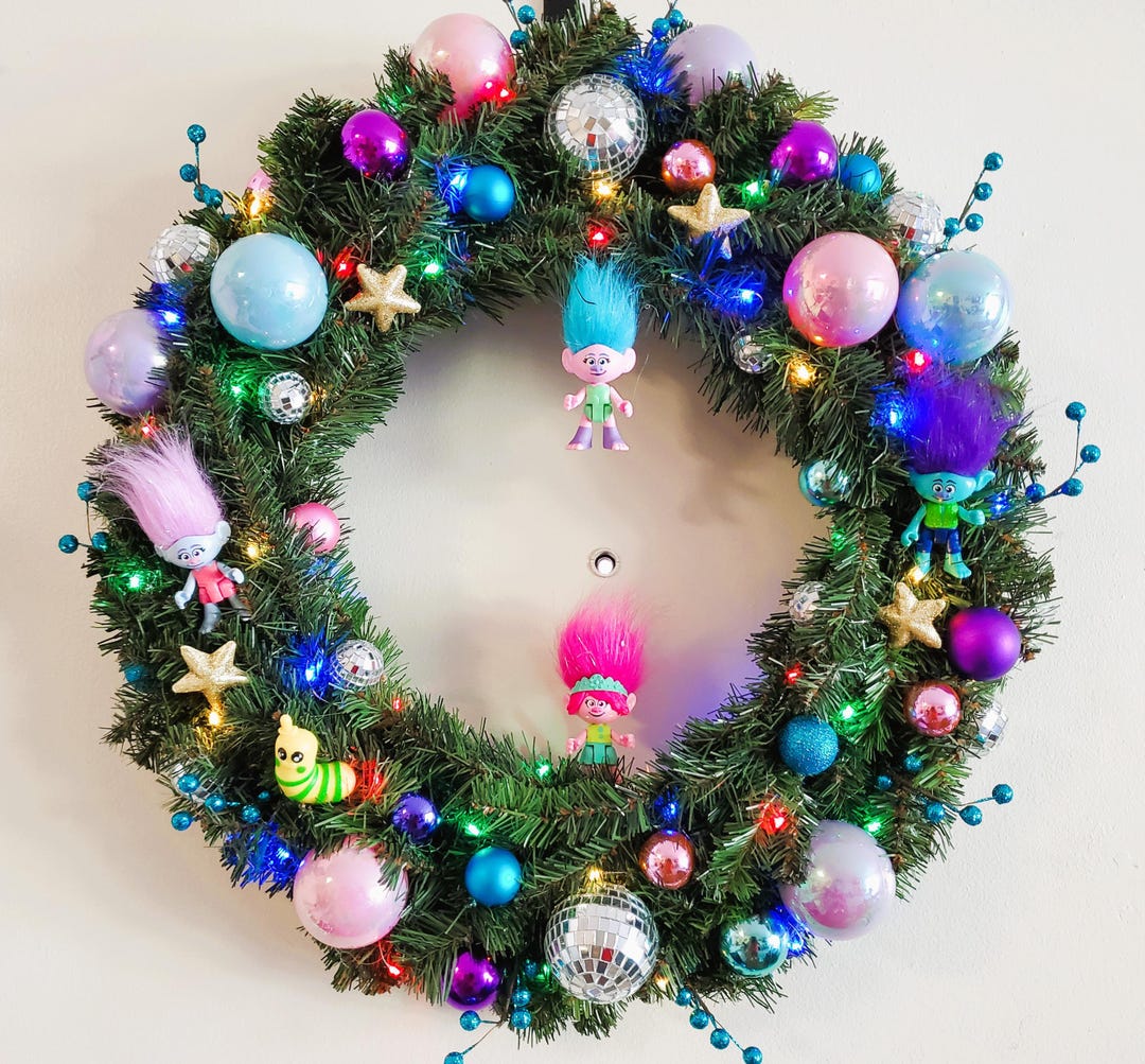Trolls Christmas Wreath: Holiday Front Door Decor With Lights - Etsy