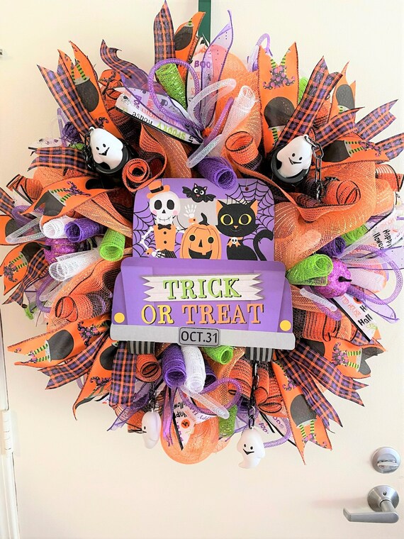 Trick or Treat Wreath | Etsy