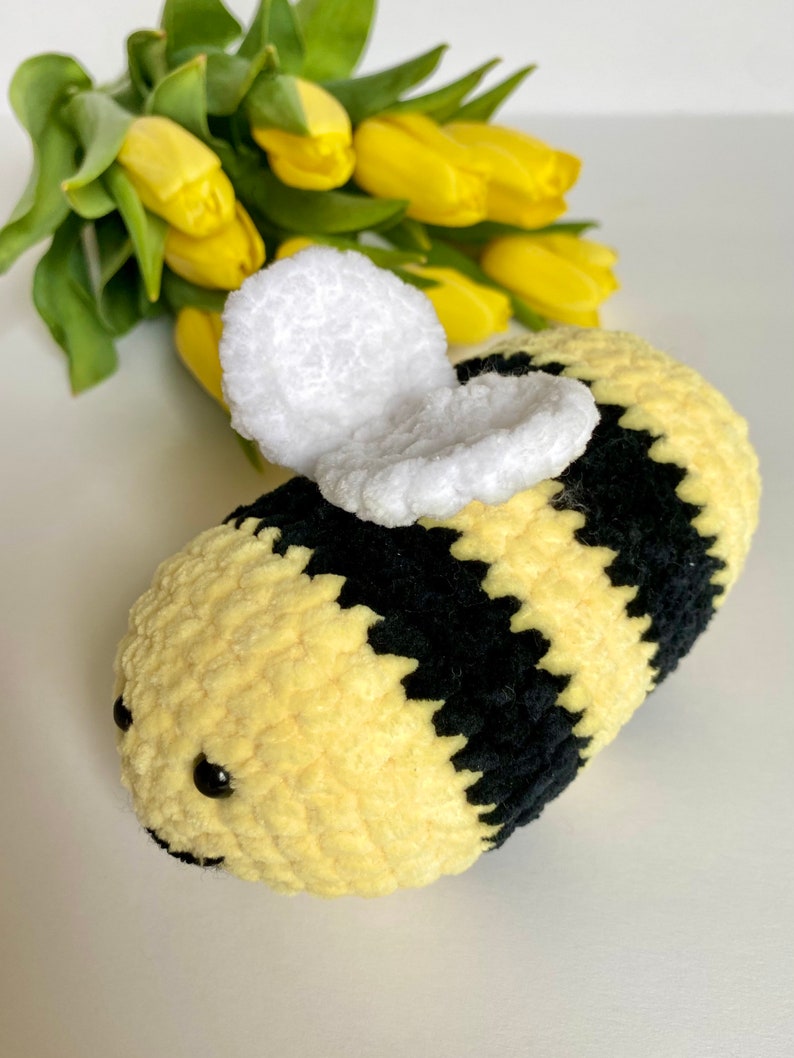Bee Plush Toy, Chenille Yarn Bee, Small Amigurumi Bee,crochet Bee Toy ...