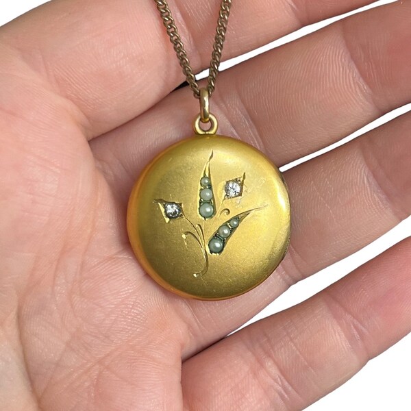 Lily Locket - Etsy