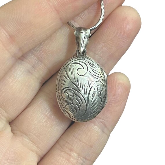 Engraved Sterling Silver Oval Locket C. 1960’s - Vint… - Gem