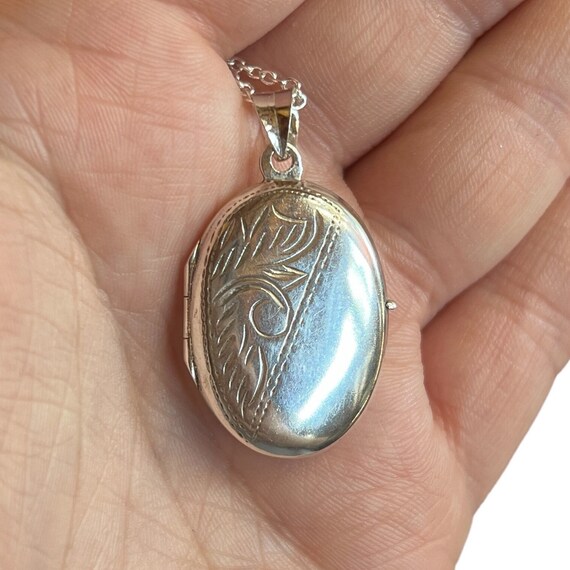 Engraved Sterling Silver Locket. C. 1960’s. Vintage O… - Gem