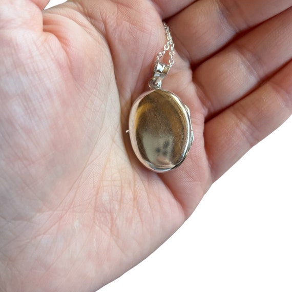 Engraved Sterling Silver Locket. C. 1960’s. Vintage O… - Gem