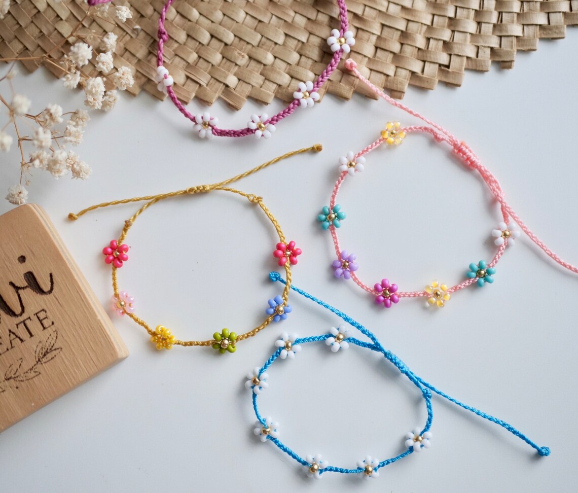 Daisy Seed Bead Macrame Bracelet, Retro Flower Girl Teen Jewelry - Etsy