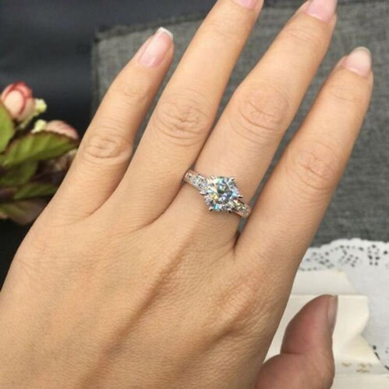 Moissanite dragons den store