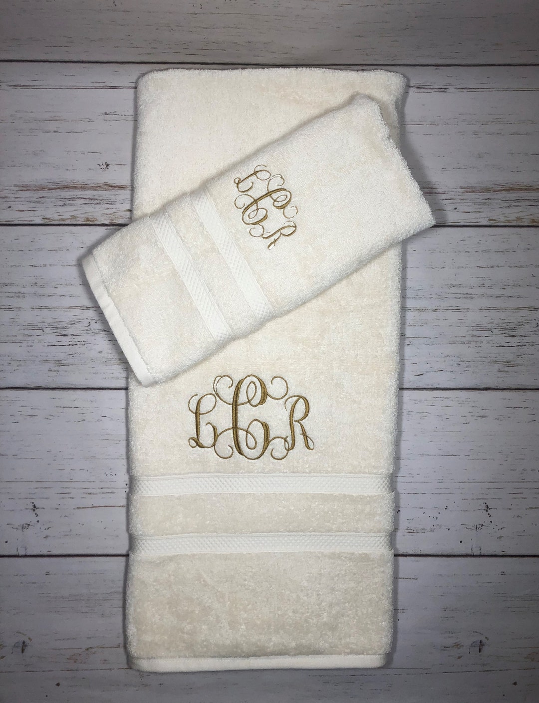 Monogrammed Bath and Hand Towels: Personalized Embroidered Cotton - Etsy