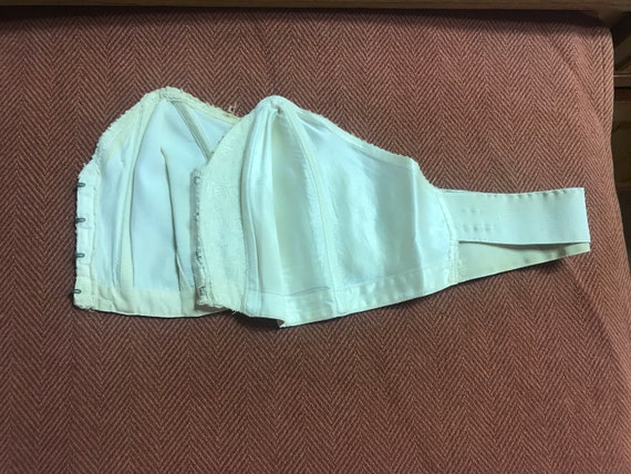 Elegant, vintage Strapless Bra with sweet eyelet conn… - Gem