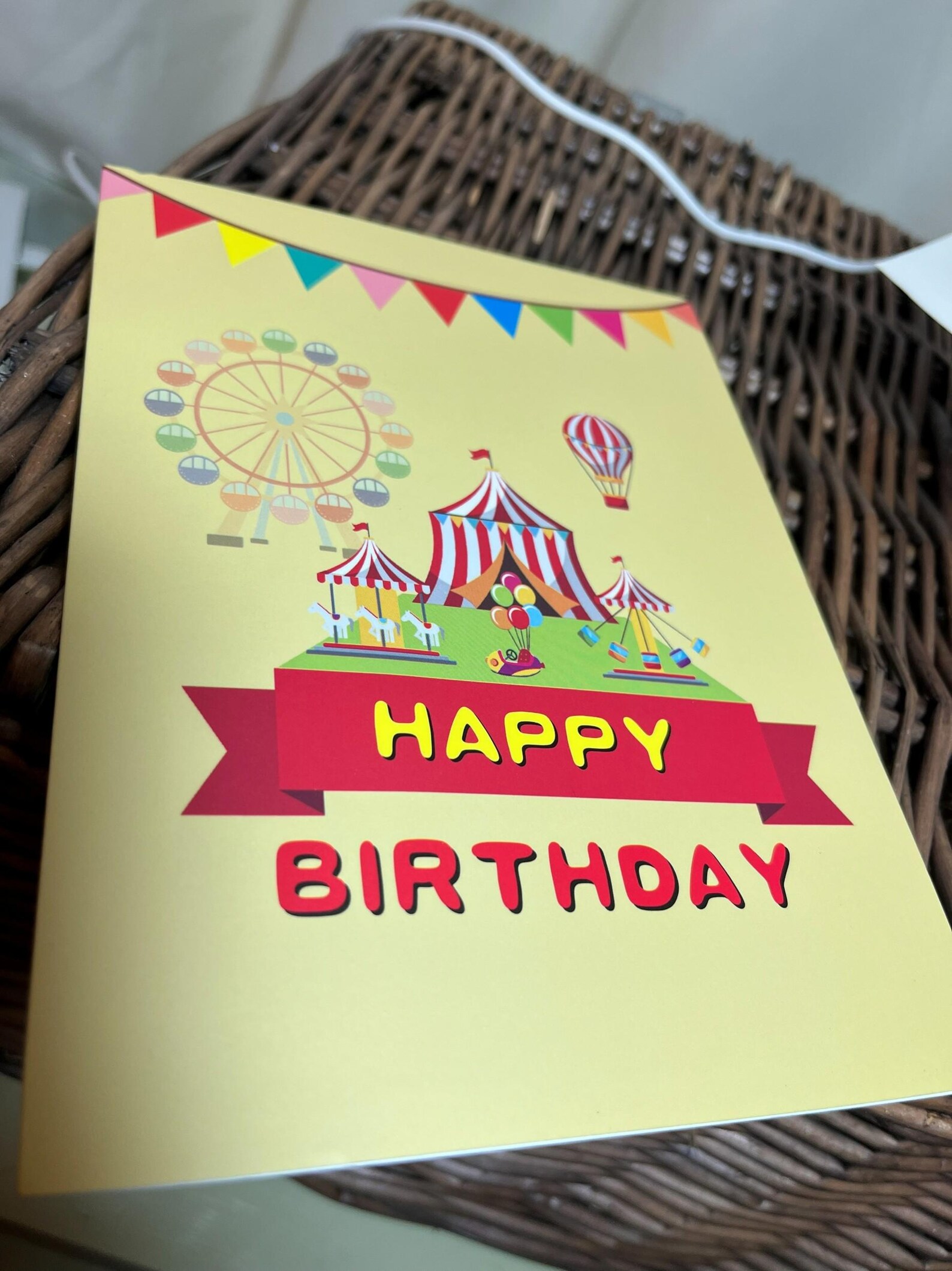 Fabulosa tarjeta de cumpleaños emergente 3D de feria: adecuada para ...