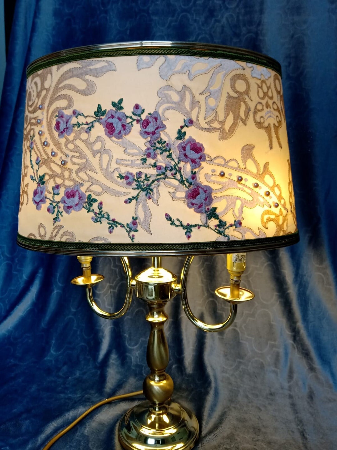 Beautiful Elegant Vintage English Style Table Lamp, Embroidered Silk ...
