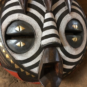 Large Round Beaded African Mask, Wooden Mask for Wall, African Mask for ...