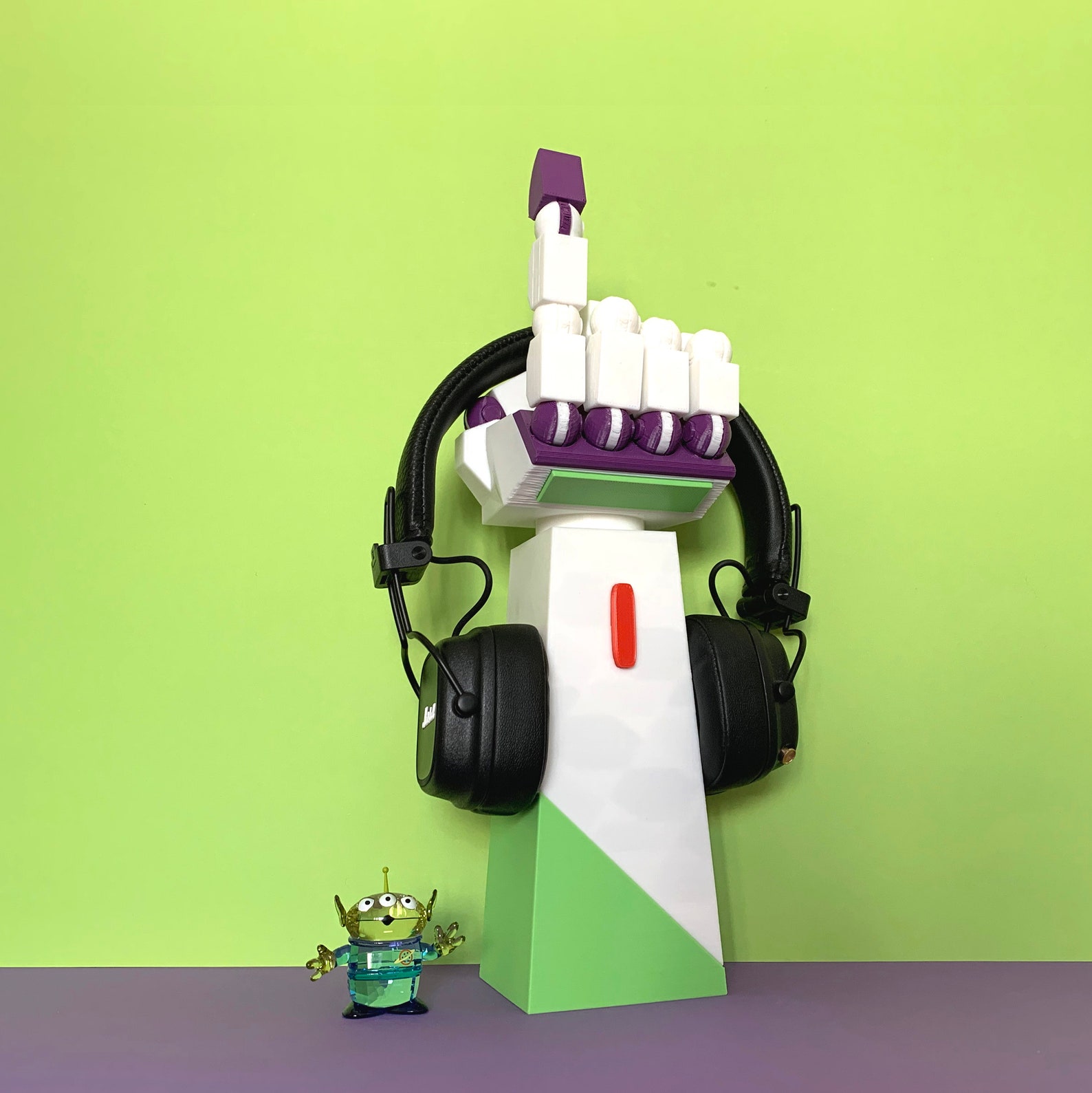 Buzz Lightyear Headphone Stand | 3D Print Hand With Movable Fingers ...