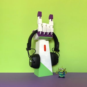 Buzz Lightyear Headphone Stand | 3D Print Hand With Movable Fingers ...