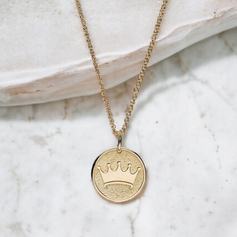 Queen Necklace - Etsy