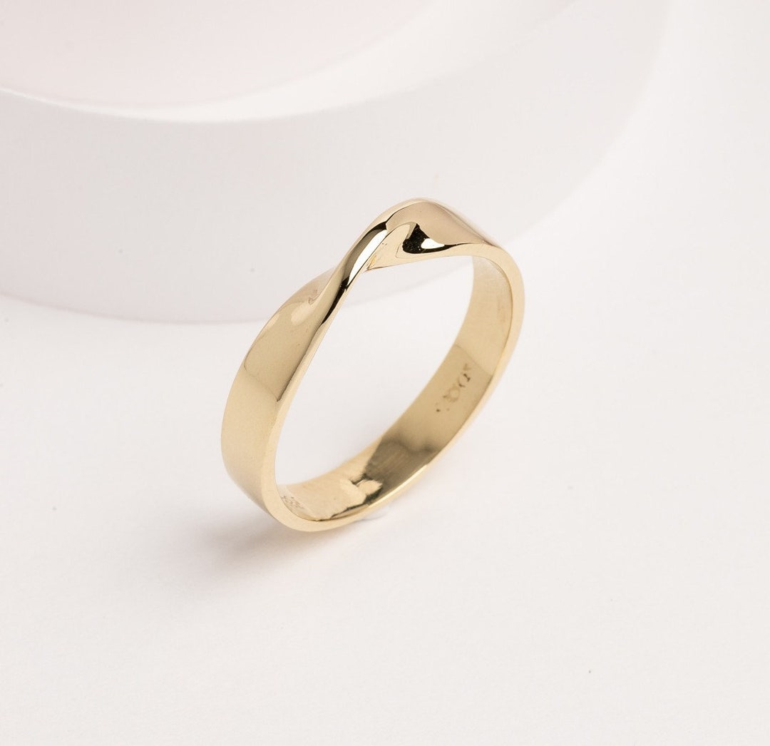 Thick Gold Mobius Ring in 18K Gold for Promise Ring Couple - Etsy