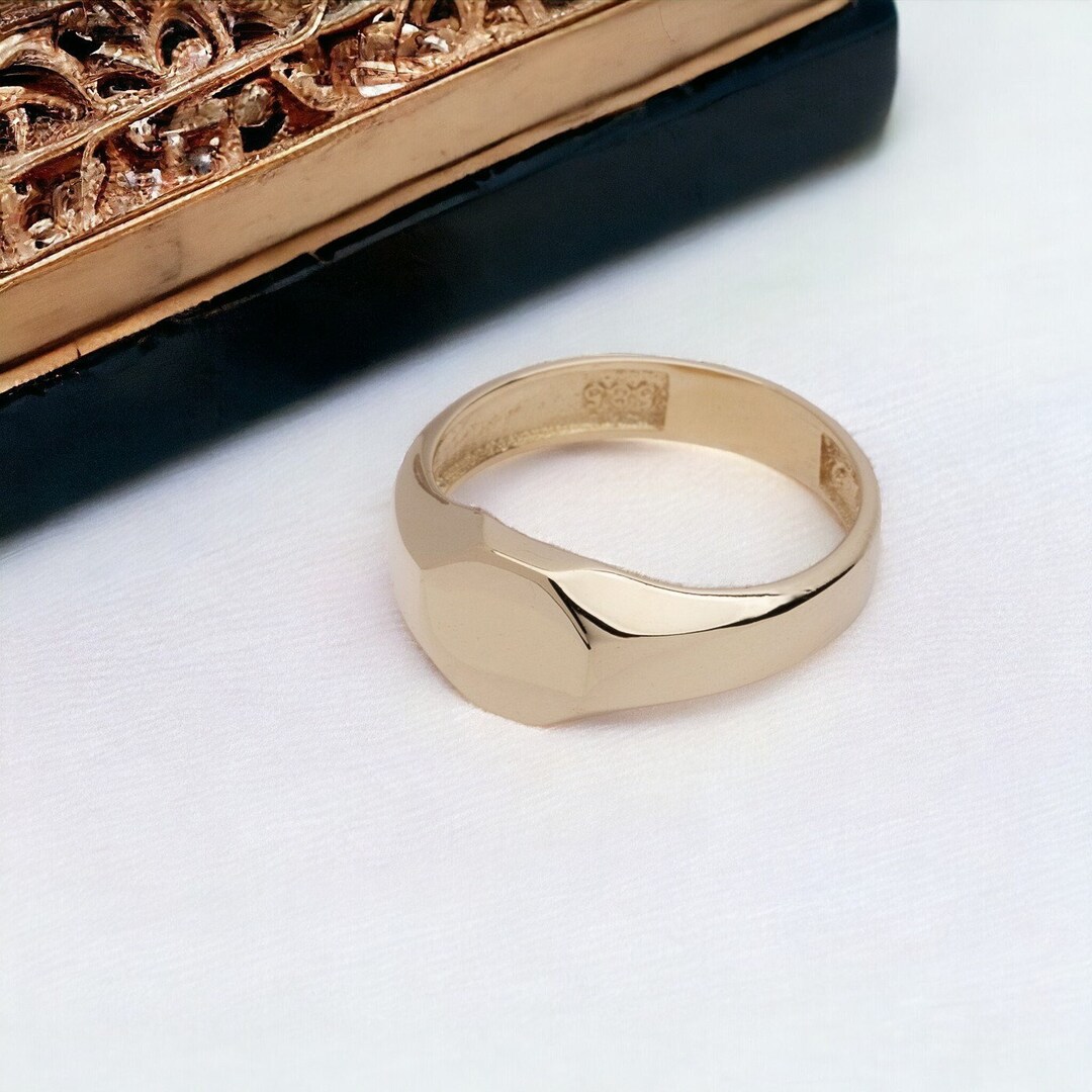 Pinky Signet Ring, 14k Gold Oval Signet Ring, Small Signet Ring, Signet ...