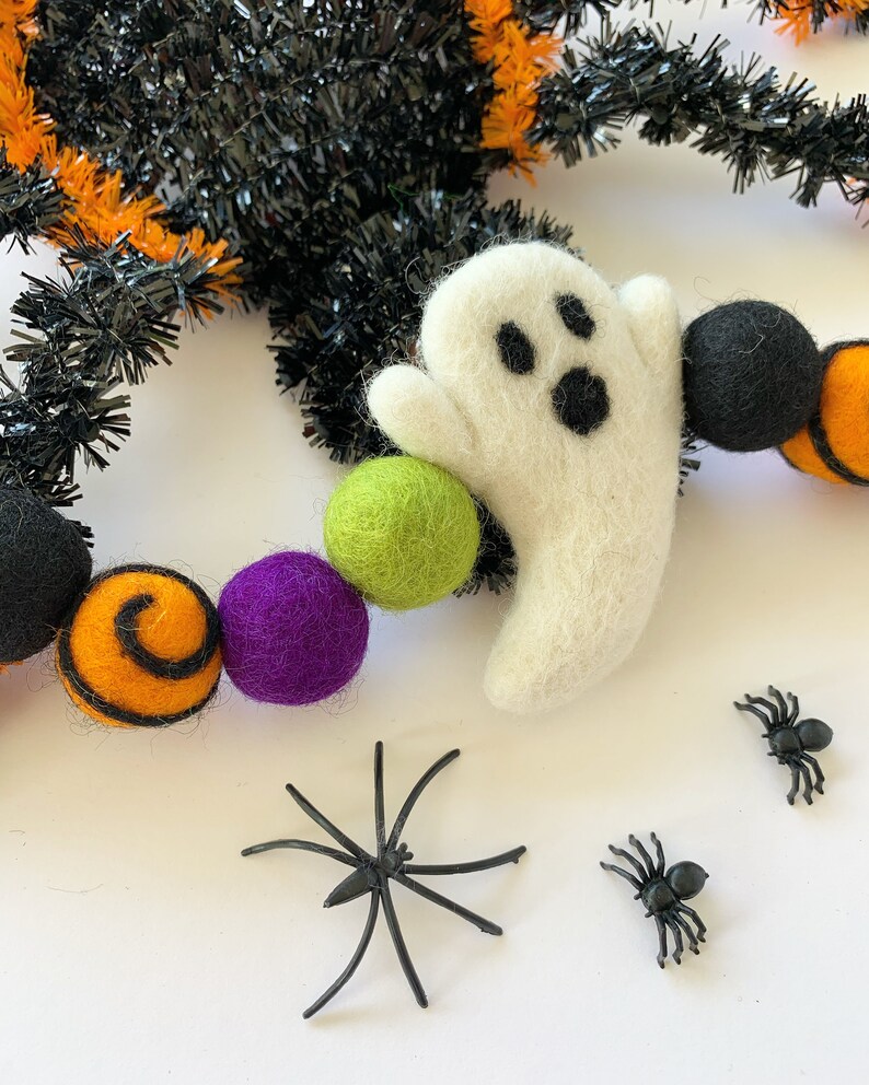 Halloween Ghost Garland Halloween Felt Ball Garland - Etsy