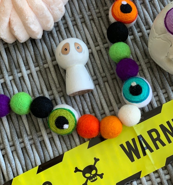 Halloween Felt Ball Creepy Eyeball Garland - Etsy