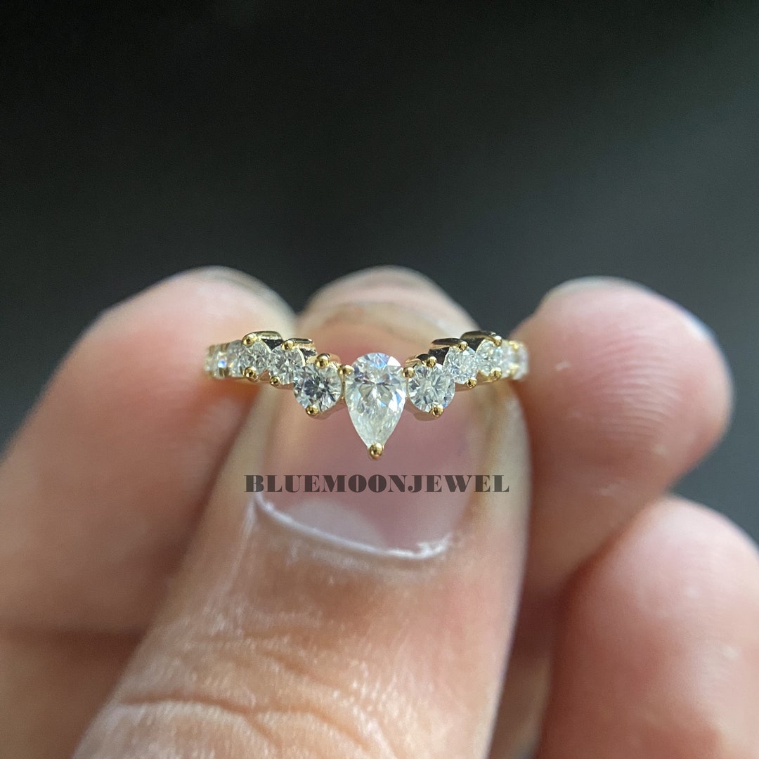 Curved Art Deco Band Pear Shaped Diamond Moissanite Band - Etsy