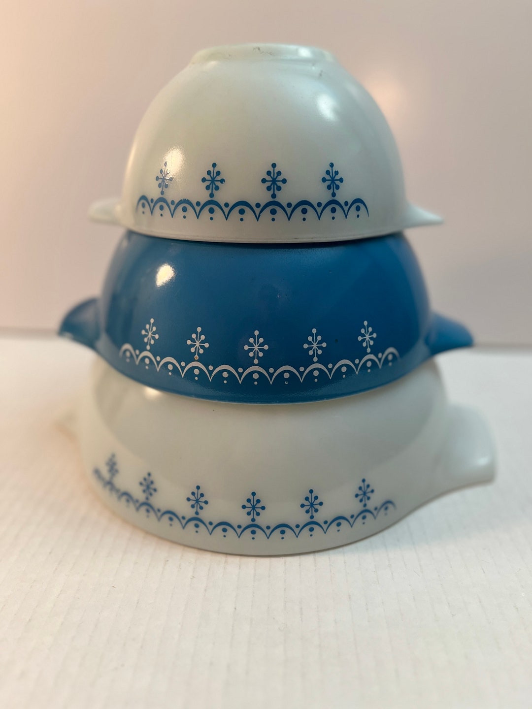 Pyrex, Snowflake Garland, Mixing Bowls, Kitchen Dishware, Cinderella ...