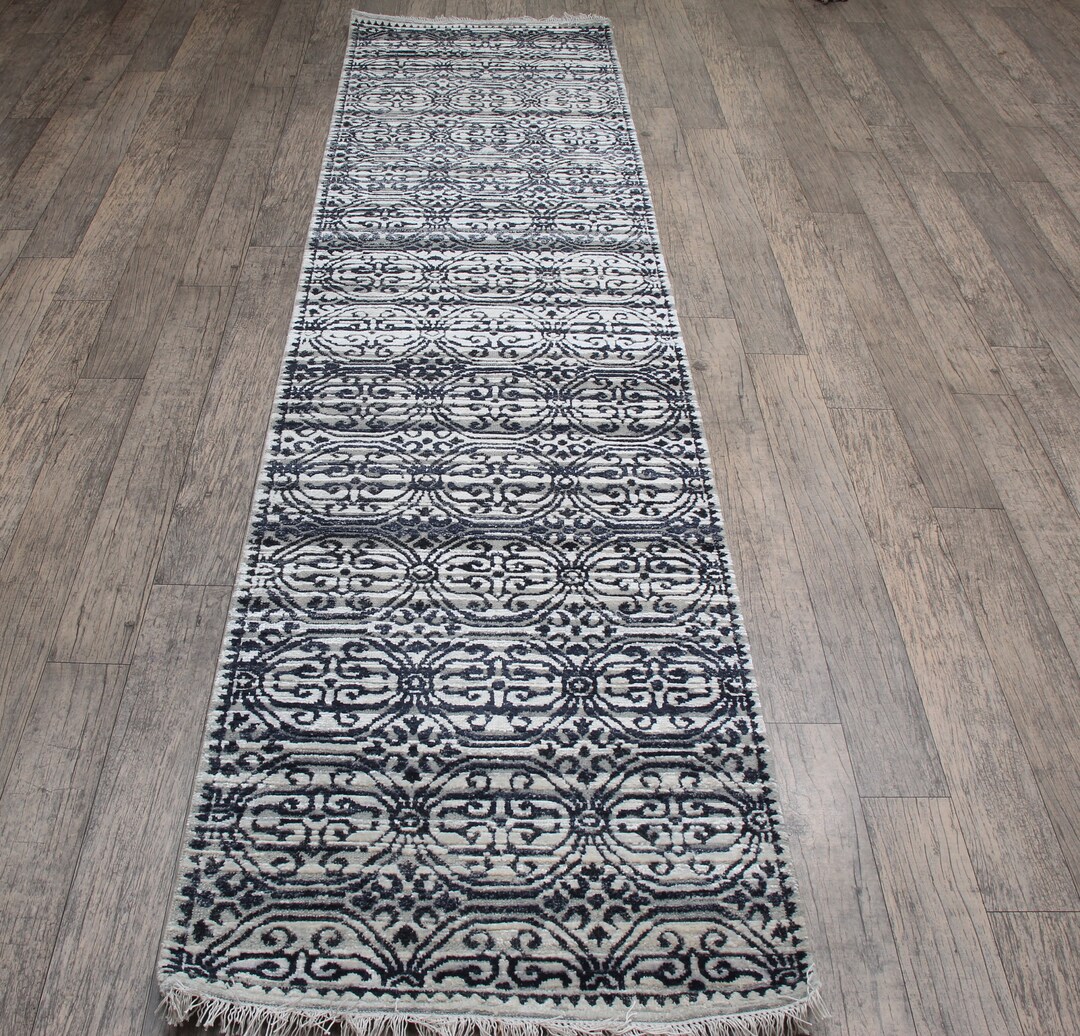 Vintage Look Modern Runner Rug , 10 Feet Long Silk Wool Ivory Colour ...