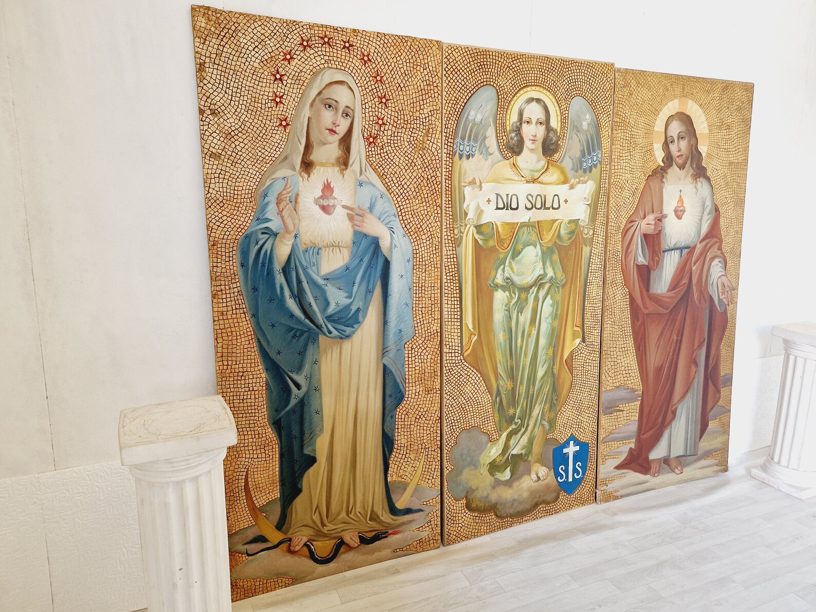 Triptych of Religious Oil Paintings With Gold Background - Etsy