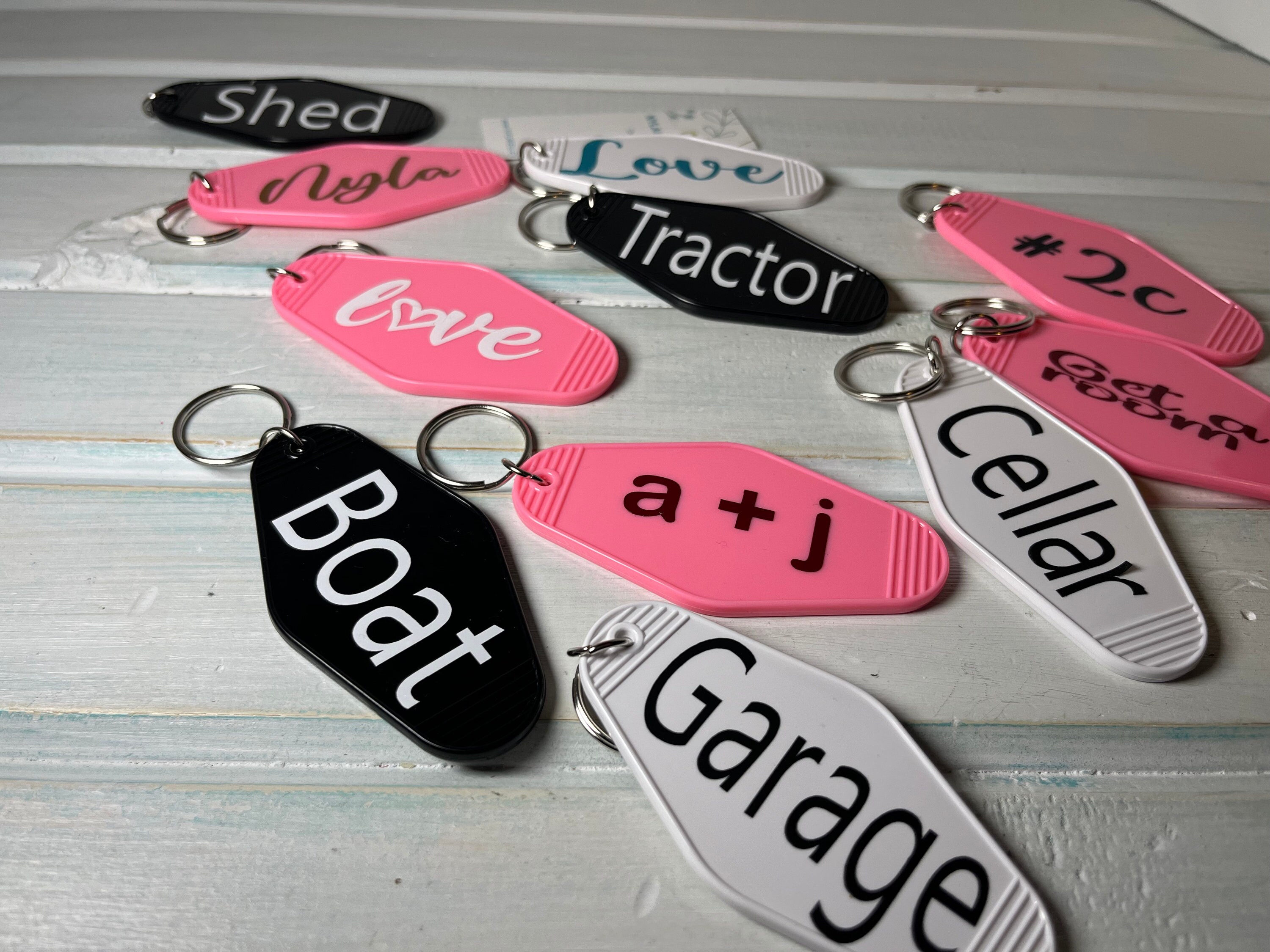Personalized Boat Key Retro Hotel Room Keychain White Pink Black Keyfab ...
