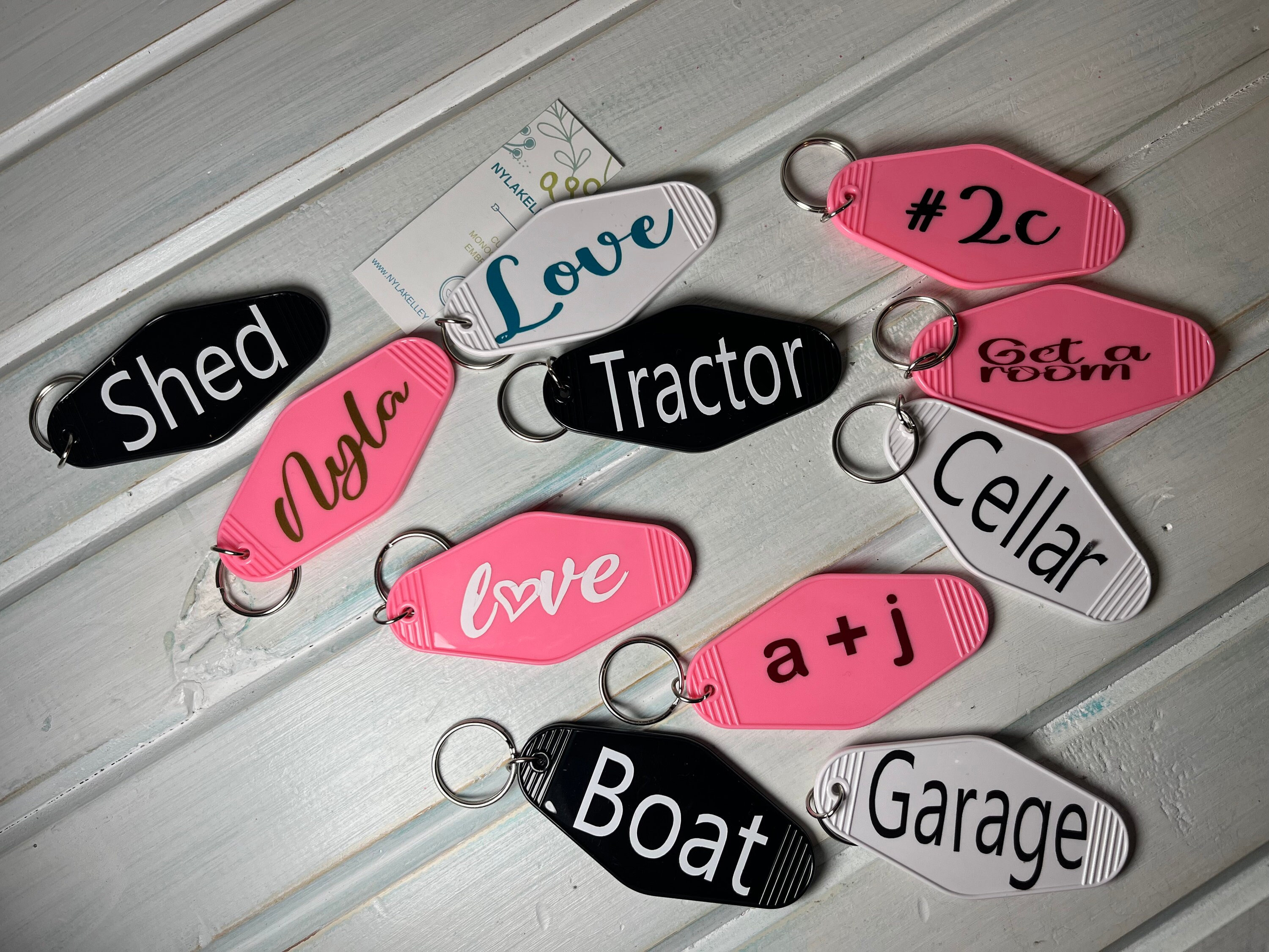 Personalized Boat Key Retro Hotel Room Keychain White Pink Black Keyfab ...