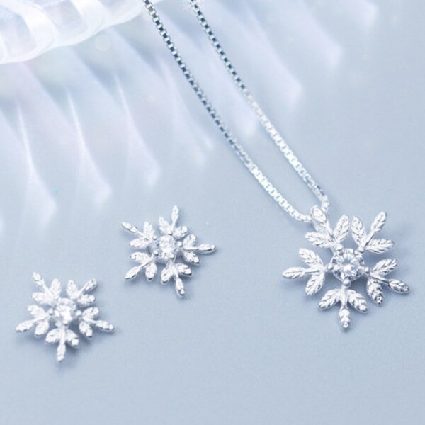 Snowflake Necklace and Earrings - Etsy