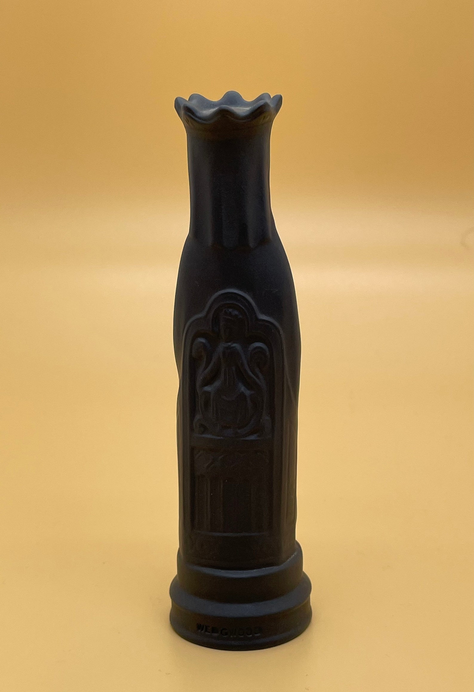 Vintage Wedgwood Pottery Black Basalt King and Queen Chess Pieces by ...
