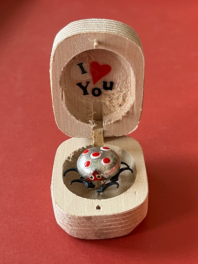 Ladybug in a Wooden Box Cute Wiggle Leg I Love You Valentine - Etsy