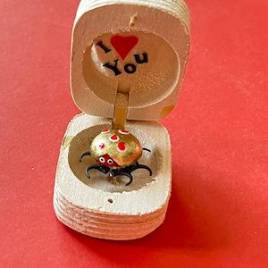 Ladybug in a Wooden Box Cute Wiggle Leg “I Love You” Valentine ...