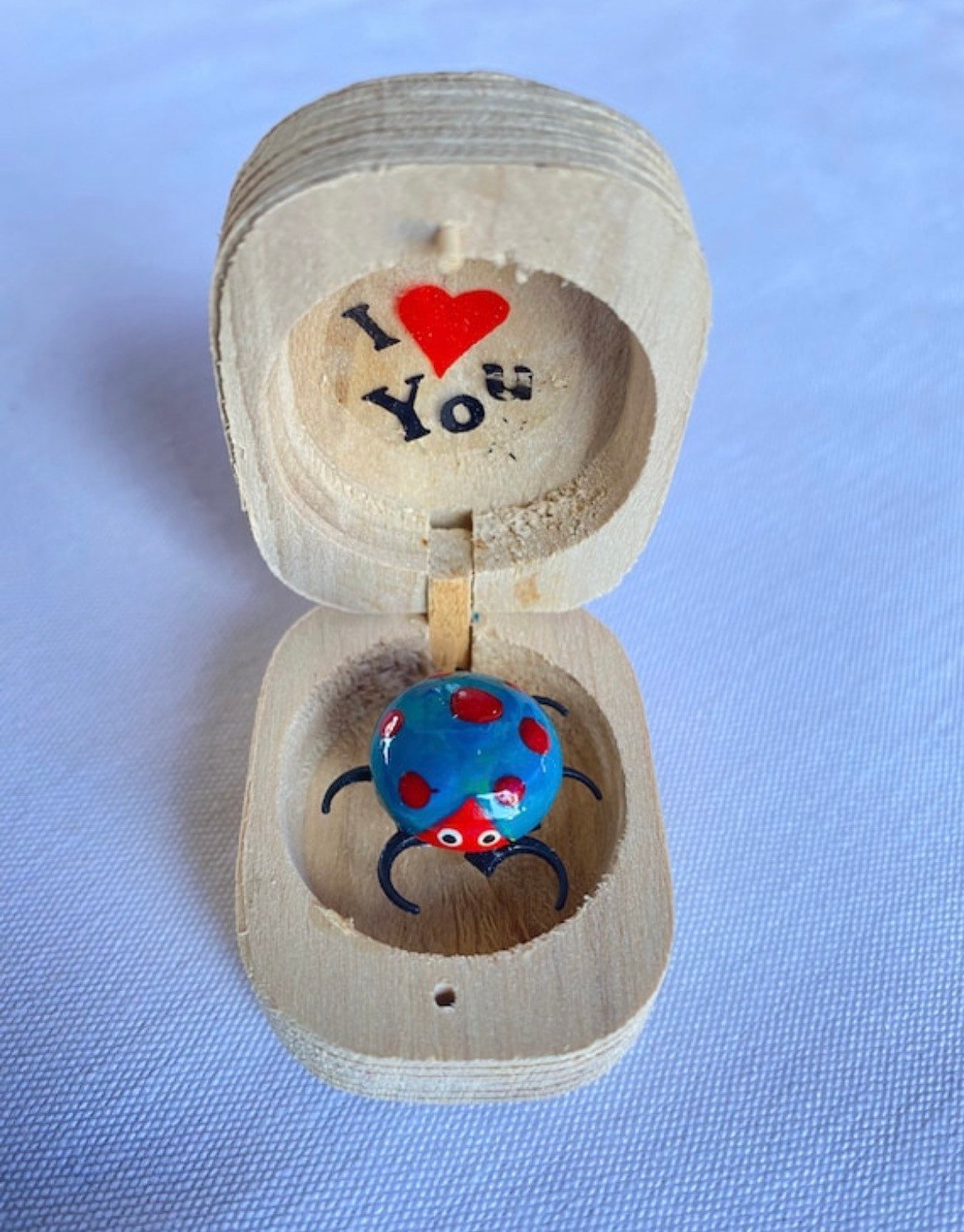 Ladybug in a Wooden Box Cute Wiggle Leg “I Love You” Valentine ...