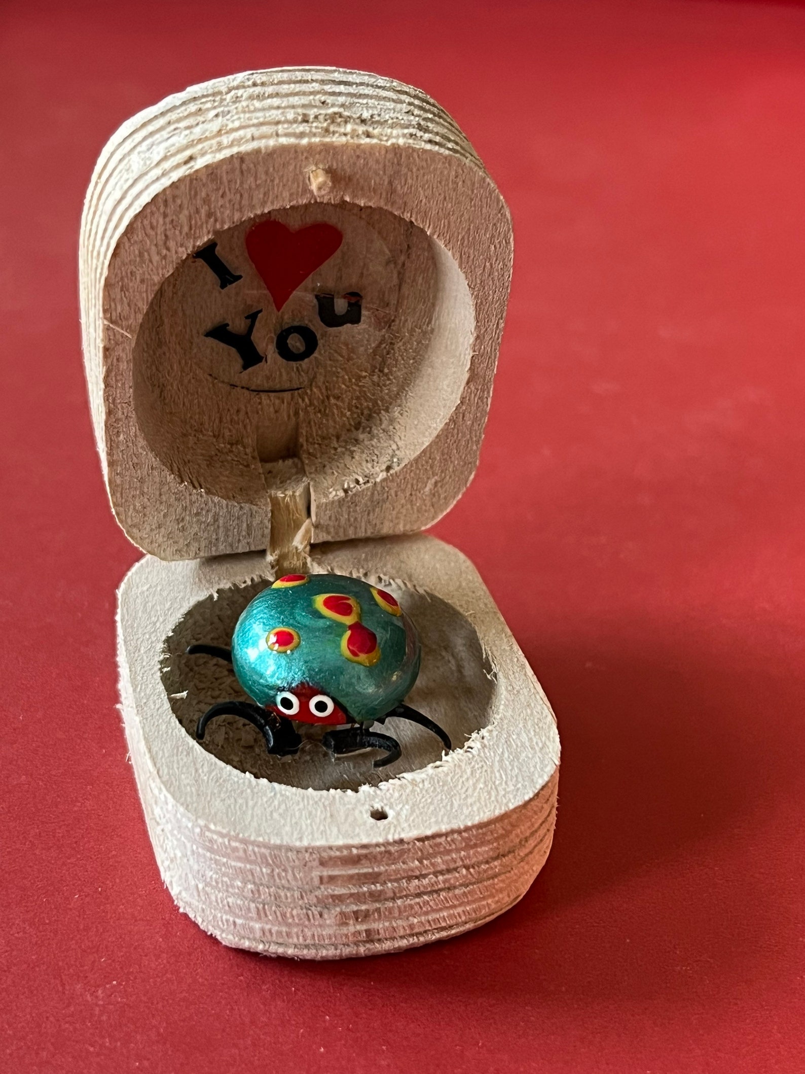 Ladybug in a Wooden Box Cute Wiggle Leg “I Love You” Valentine ...