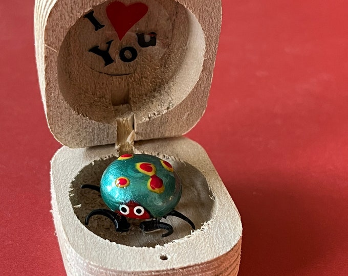 Ladybug in a Wooden Box Cute Wiggle Leg I Love You Valentine - Etsy