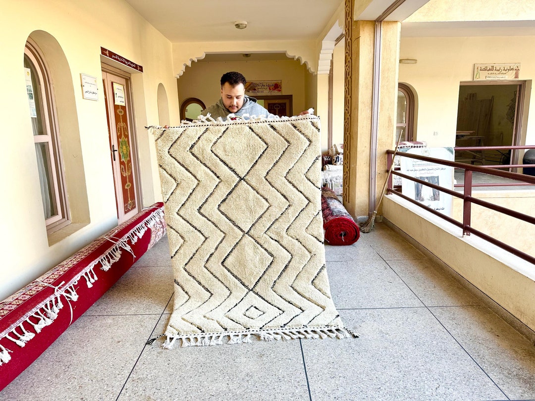 Hand-tufted Moroccan Rug - Black and White Geometric Beni Ourain Wool ...