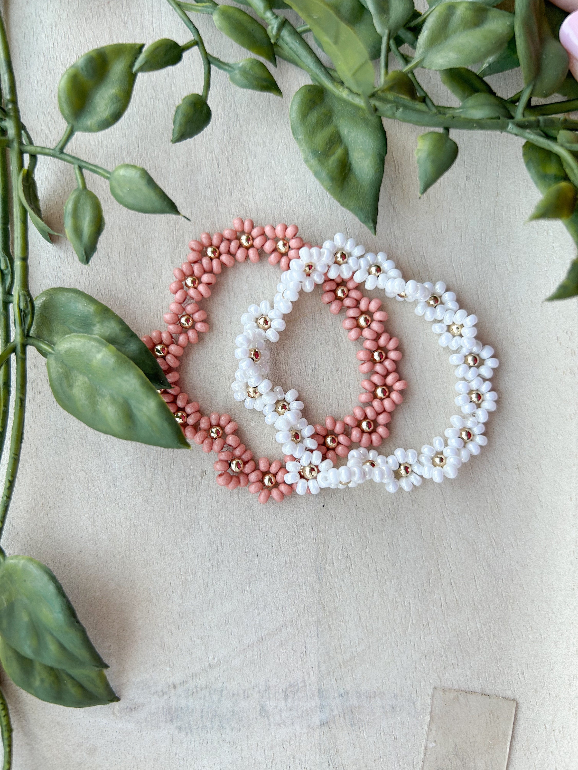 Flower Chain Bracelet / Seed Bead Flower Bracelet - Etsy