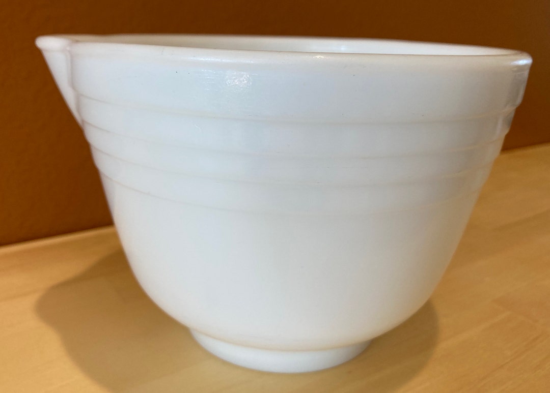 Vintage #4 Milk Glass Mixing Bowl - Etsy