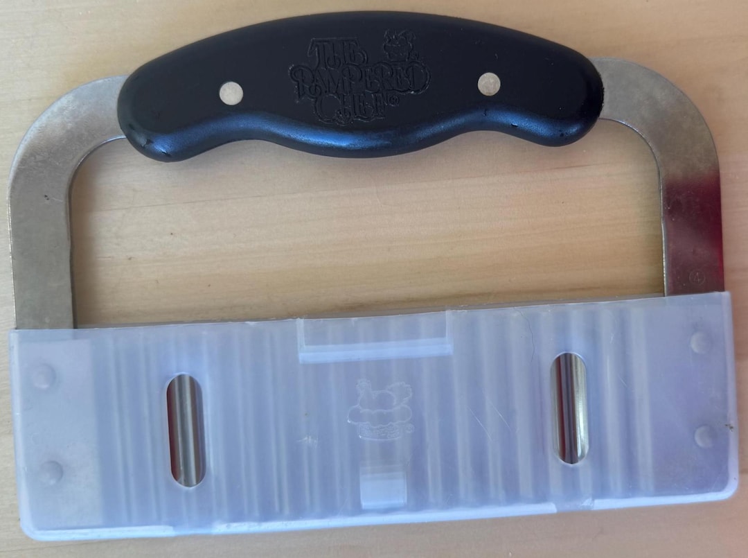 Vintage Pampered Chef Crinkle Cutter With Protective Case - Etsy