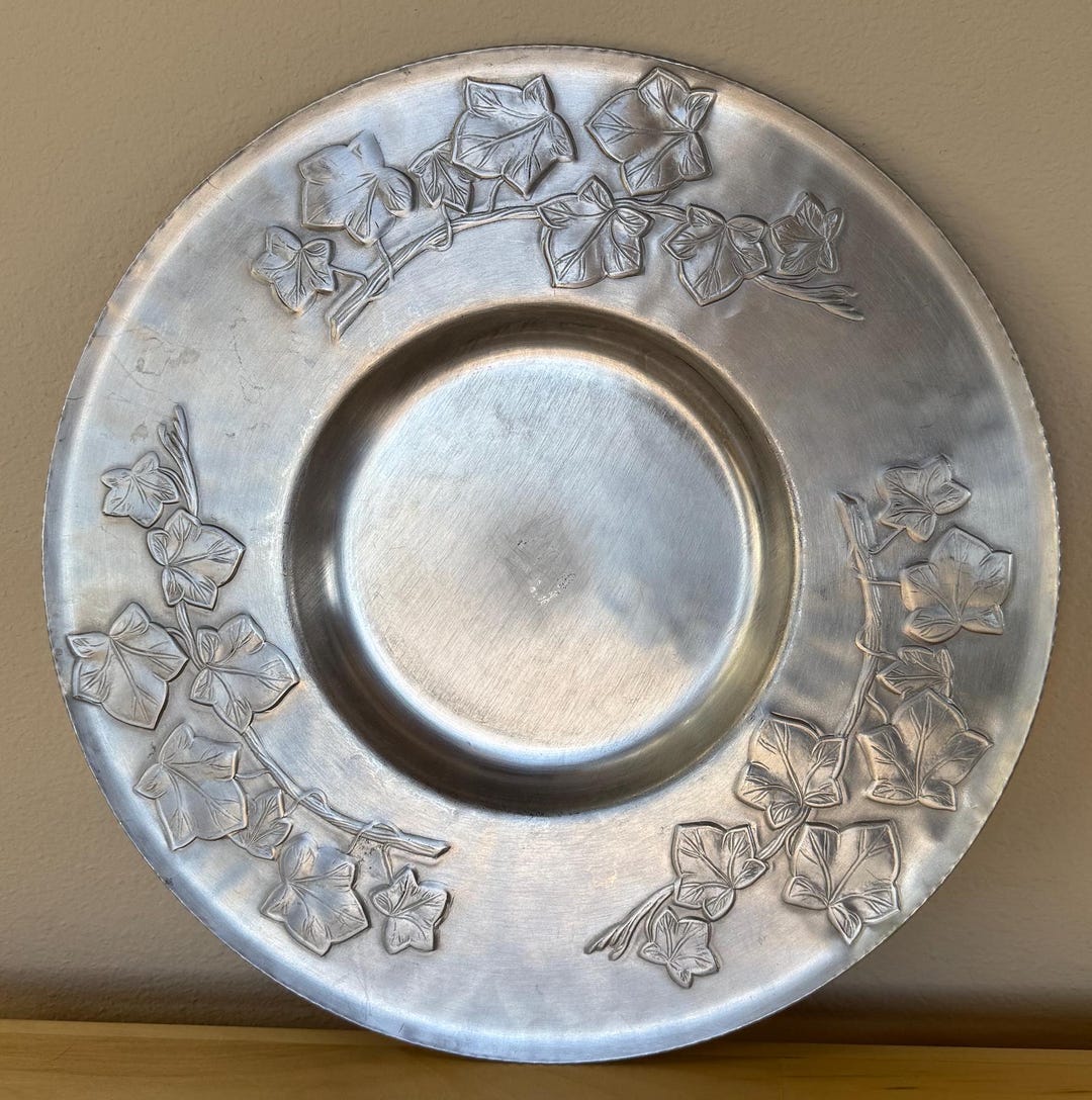 Vintage 1950s Hand Forged Everlast Metal 14.5" Round Aluminum Tray With ...